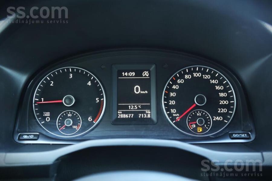 White Volkswagen Caddy 2015 in Riga, with an engine capacity of 2.00 L and mileage of 289 thousand km for 6995 €, photo 8 on AUTOMOTO.COM.LV