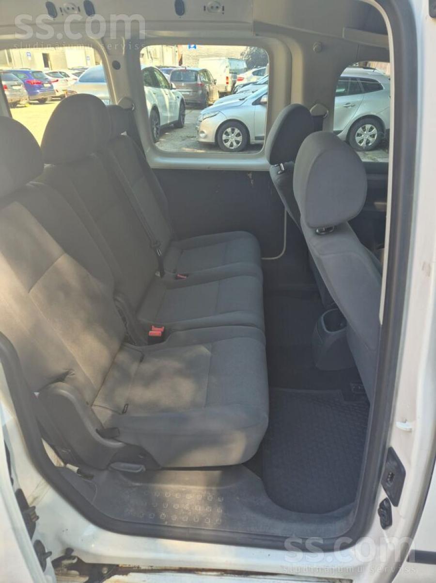 Balts Volkswagen Caddy 2015 Rīga, ar dzinēja tilpumu 1.60 L un nobraukumu 265 tūkst. km par 4650 €, foto 6 vietnē AUTOMOTO.COM.LV