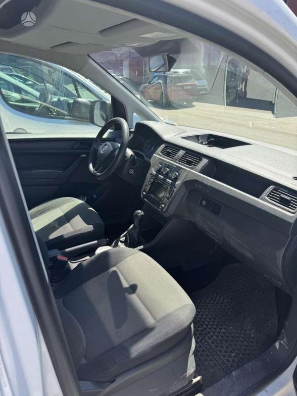 Balts Volkswagen Caddy 2015 Klaipėda, ar dzinēja tilpumu 1.97 L un nobraukumu 289 tūkst. km par 5550 €, foto 4 vietnē AUTOMOTO.COM.LV