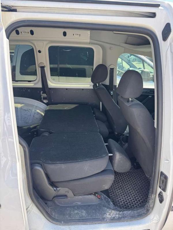 Balts Volkswagen Caddy 2015 Klaipėda, ar dzinēja tilpumu 1.97 L un nobraukumu 289 tūkst. km par 5550 €, foto 6 vietnē AUTOMOTO.COM.LV