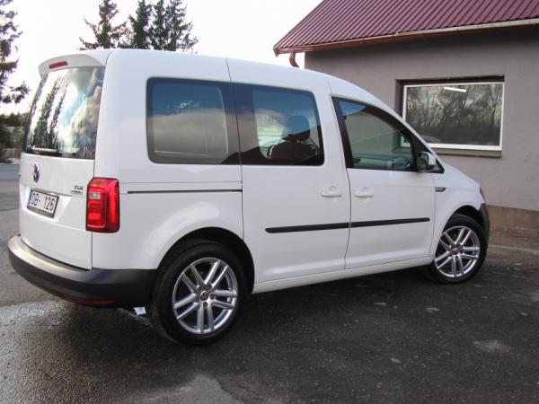White Volkswagen Caddy 2015 in Riga, with an engine capacity of 2.00 L and mileage of 276 thousand km for 9980 €, photo 10 on AUTOMOTO.COM.LV