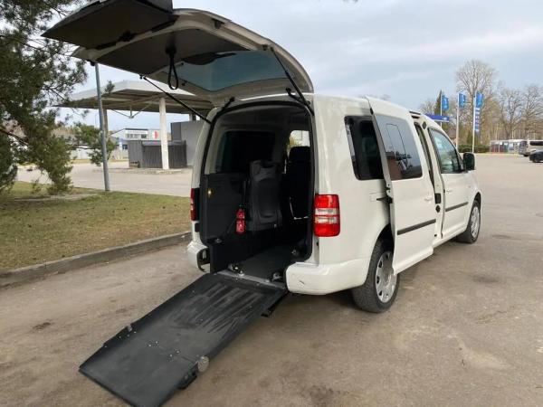 Balts Volkswagen Caddy 2015 Cēsis, ar dzinēja tilpumu 1.60 L un nobraukumu 243 tūkst. km par 6999 €, foto 1 vietnē AUTOMOTO.COM.LV