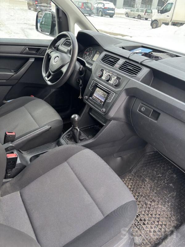 White Volkswagen Caddy 2015 in Riga, with an engine capacity of 1.60 L and mileage of 217 thousand km for 4000 €, photo 6 on AUTOMOTO.COM.LV