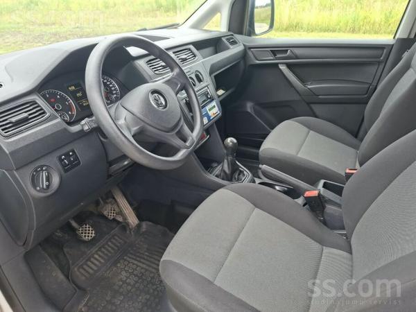 White Volkswagen Caddy 2015 in Riga, with an engine capacity of 1.60 L and mileage of 376 thousand km for 6700 €, photo 7 on AUTOMOTO.COM.LV