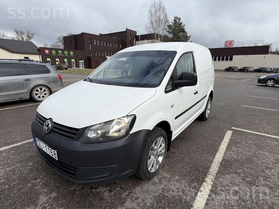 White Volkswagen Caddy 2015 in Valmiera, with an engine capacity of 2.00 L and mileage of 280 thousand km for 9000 €, photo 1 on AUTOMOTO.COM.LV
