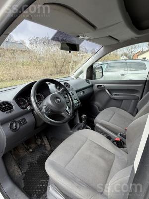 White Volkswagen Caddy 2015 in Valmiera, with an engine capacity of 2.00 L and mileage of 280 thousand km for 9000 €, photo 8 on AUTOMOTO.COM.LV