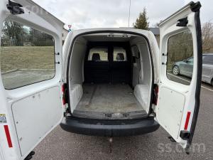 White Volkswagen Caddy 2015 in Valmiera, with an engine capacity of 2.00 L and mileage of 280 thousand km for 9000 €, photo 10 on AUTOMOTO.COM.LV