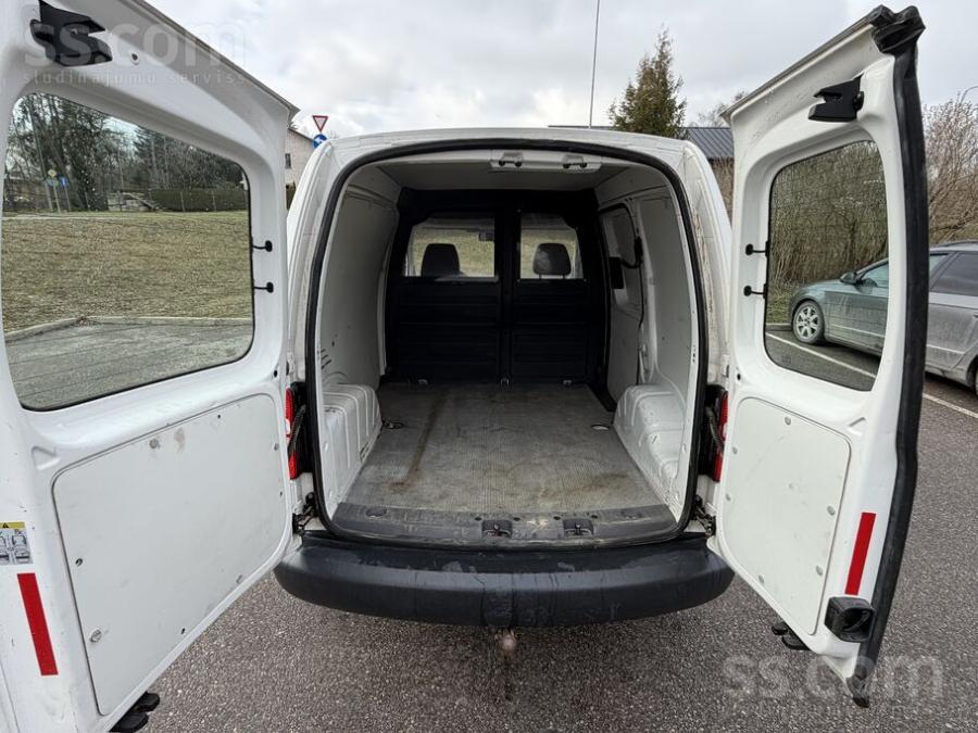 White Volkswagen Caddy 2015 in Valmiera, with an engine capacity of 2.00 L and mileage of 280 thousand km for 9000 €, photo 10 on AUTOMOTO.COM.LV