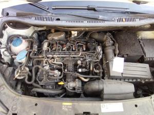 Balts Volkswagen Caddy 2015 Šveicarija, ar dzinēja tilpumu 1.60 L un nobraukumu 297 tūkst. km par 4700 €, foto 9 vietnē AUTOMOTO.COM.LV