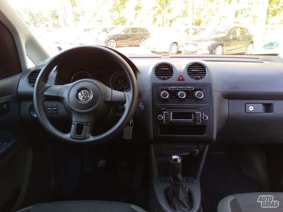 Balts Volkswagen Caddy 2015 Šveicarija, ar dzinēja tilpumu 1.60 L un nobraukumu 297 tūkst. km par 4700 €, foto 11 vietnē AUTOMOTO.COM.LV
