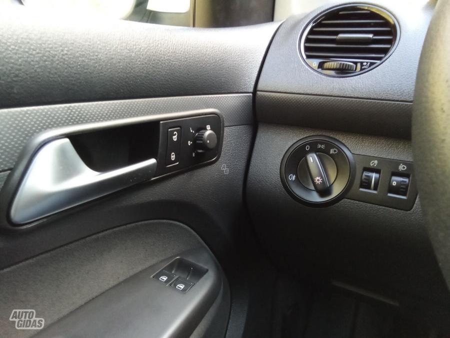 Balts Volkswagen Caddy 2015 Šveicarija, ar dzinēja tilpumu 1.60 L un nobraukumu 297 tūkst. km par 4700 €, foto 13 vietnē AUTOMOTO.COM.LV