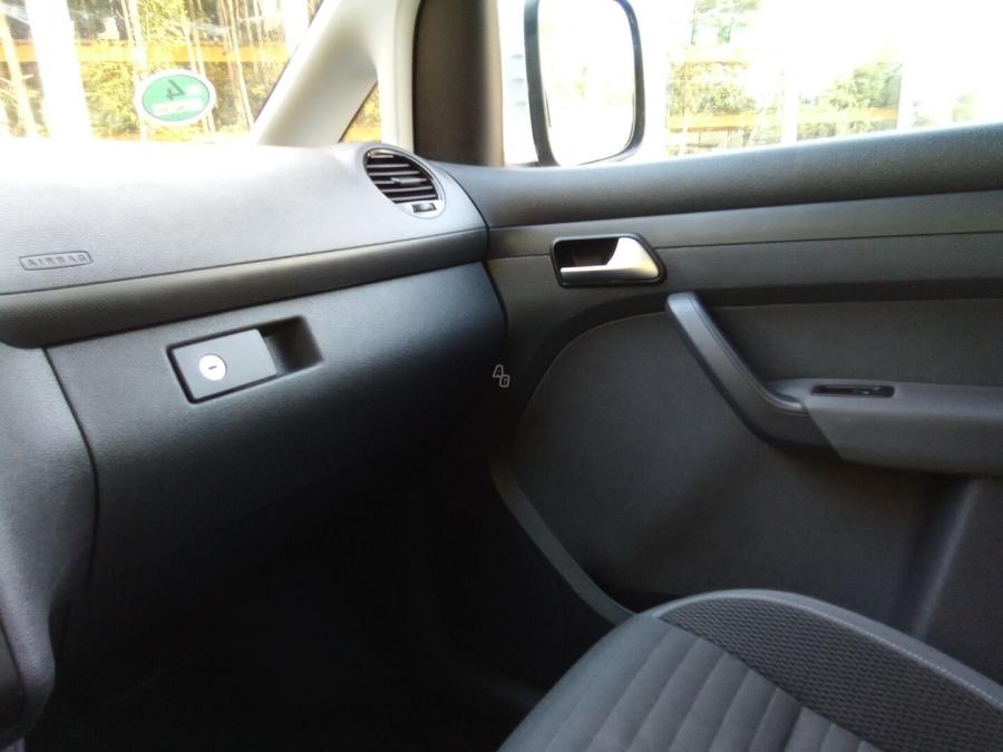 Balts Volkswagen Caddy 2015 Šveicarija, ar dzinēja tilpumu 1.60 L un nobraukumu 297 tūkst. km par 4700 €, foto 14 vietnē AUTOMOTO.COM.LV