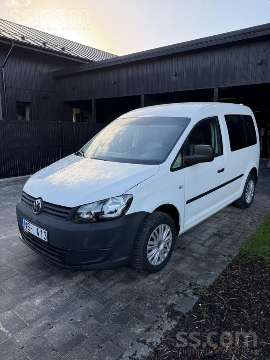 White Volkswagen Caddy 2015 in Riga, with an engine capacity of 1.60 L and mileage of 222 thousand km for 4500 €, photo 1 on AUTOMOTO.COM.LV