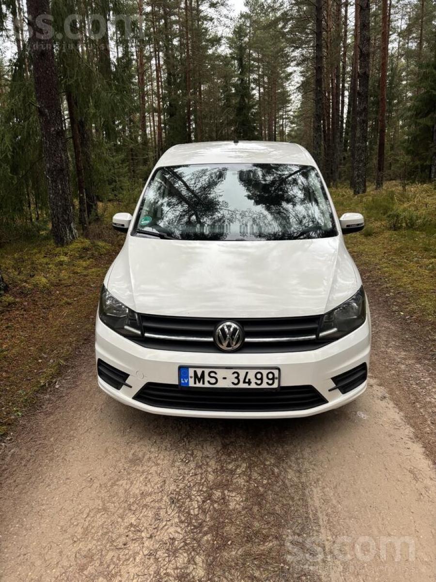 White Volkswagen Caddy 2016 in Ogre, with an engine capacity of 2.00 L and mileage of 349 thousand km for 6750 €, photo 3 on AUTOMOTO.COM.LV