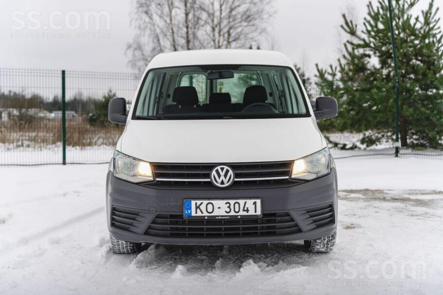 White Volkswagen Caddy 2016 in Riga, with an engine capacity of 2.00 L and mileage of 236 thousand km for 7290 €, photo 3 on AUTOMOTO.COM.LV