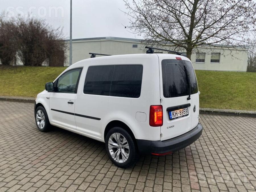 White Volkswagen Caddy 2016 in Dobele, with an engine capacity of 2.00 L and mileage of 162 thousand km for 8300 €, photo 5 on AUTOMOTO.COM.LV