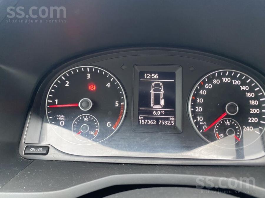 White Volkswagen Caddy 2016 in Dobele, with an engine capacity of 2.00 L and mileage of 162 thousand km for 8300 €, photo 8 on AUTOMOTO.COM.LV