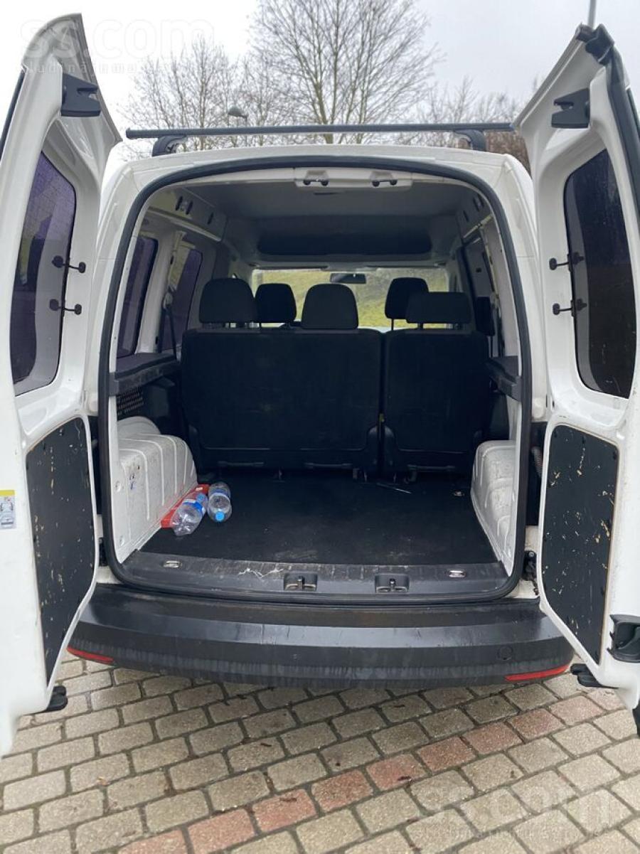 White Volkswagen Caddy 2016 in Dobele, with an engine capacity of 2.00 L and mileage of 162 thousand km for 8300 €, photo 14 on AUTOMOTO.COM.LV