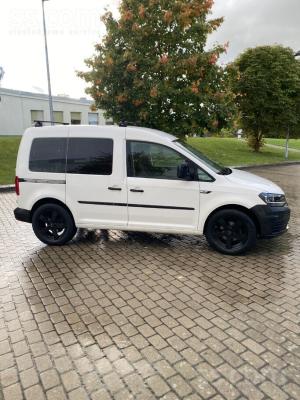 White Volkswagen Caddy 2016 in Dobele, with an engine capacity of 2.00 L and mileage of 162 thousand km for 8000 €, photo 3 on AUTOMOTO.COM.LV