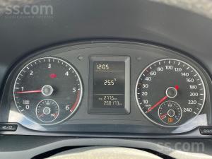 White Volkswagen Caddy 2016 in Riga, with an engine capacity of 2.00 L and mileage of 269 thousand km for 7990 €, photo 11 on AUTOMOTO.COM.LV