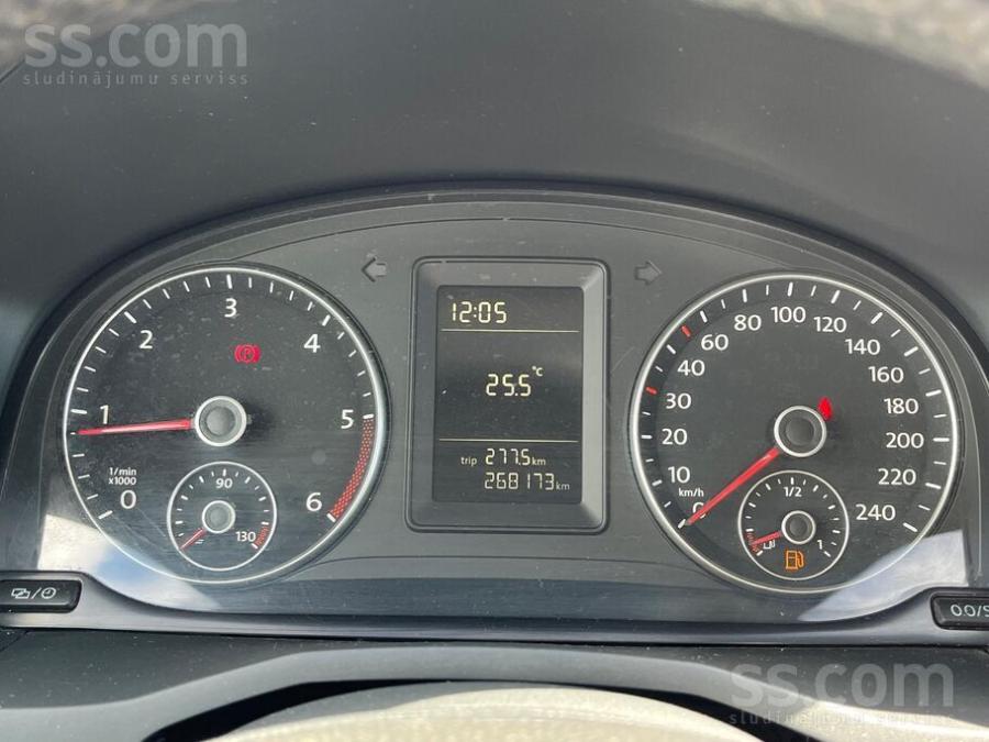 White Volkswagen Caddy 2016 in Riga, with an engine capacity of 2.00 L and mileage of 269 thousand km for 7990 €, photo 11 on AUTOMOTO.COM.LV