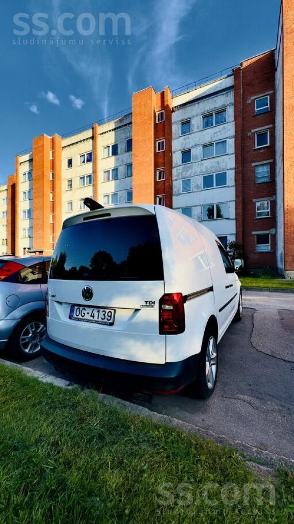 White Volkswagen Caddy 2016 in Dobele, with an engine capacity of 2.00 L and mileage of 146 thousand km for 7800 €, photo 2 on AUTOMOTO.COM.LV