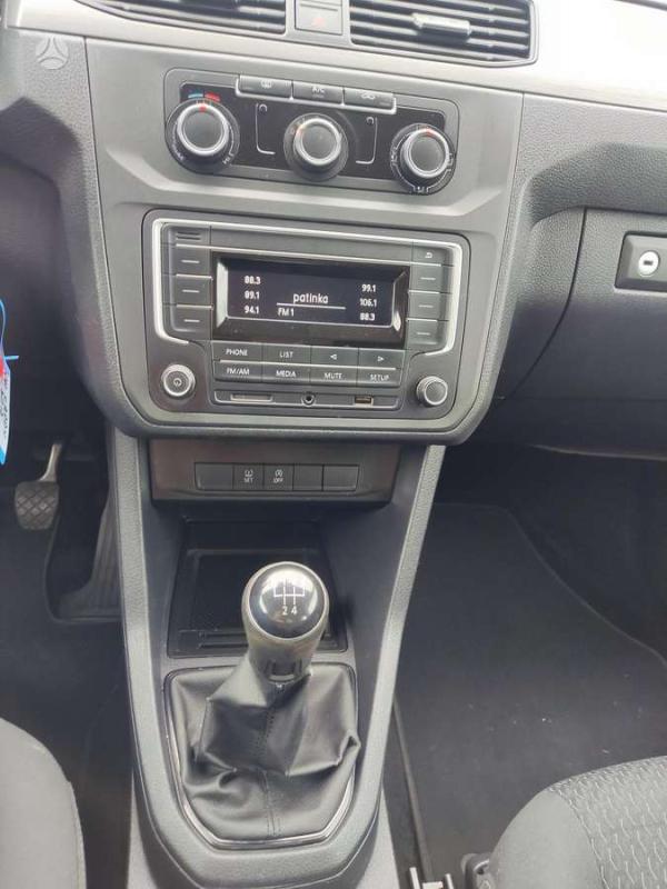 White Volkswagen Caddy 2017 in Prienai, with an engine capacity of 1.20 L and mileage of 262 thousand km for 6100 €, photo 7 on AUTOMOTO.COM.LV