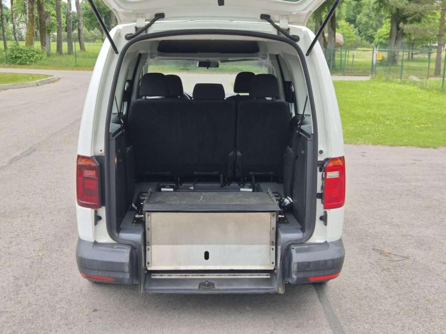 Balts Volkswagen Caddy 2017 Tauragė, ar dzinēja tilpumu 2.00 L un nobraukumu 280 tūkst. km par 5800 €, foto 8 vietnē AUTOMOTO.COM.LV