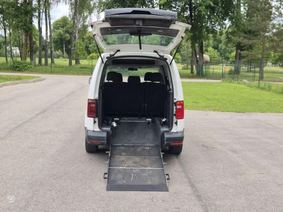 Balts Volkswagen Caddy 2017 Tauragė, ar dzinēja tilpumu 2.00 L un nobraukumu 280 tūkst. km par 5800 €, foto 9 vietnē AUTOMOTO.COM.LV