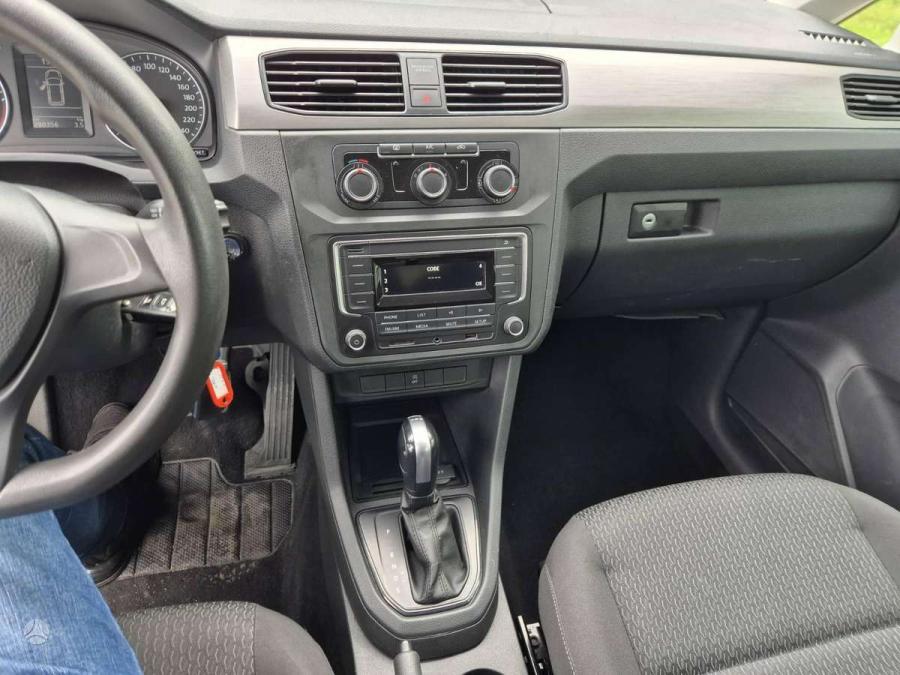 Balts Volkswagen Caddy 2017 Tauragė, ar dzinēja tilpumu 2.00 L un nobraukumu 280 tūkst. km par 5800 €, foto 14 vietnē AUTOMOTO.COM.LV