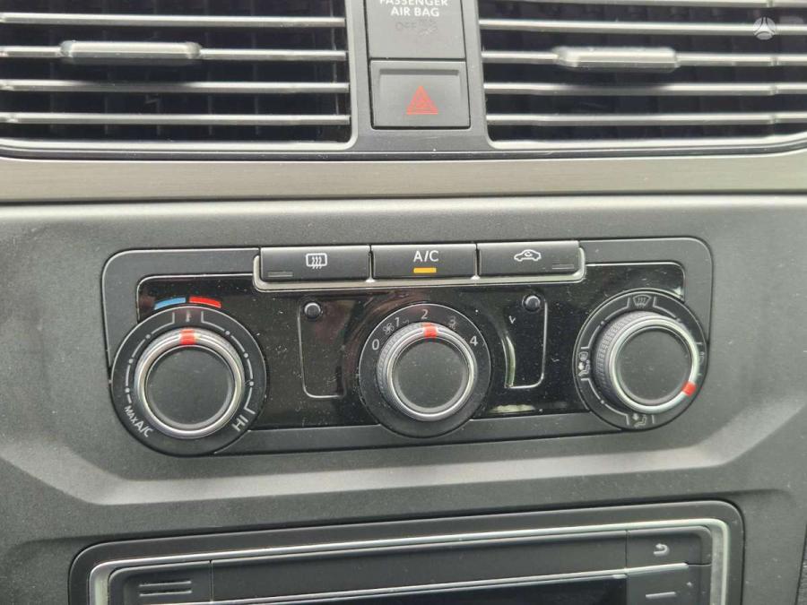 Balts Volkswagen Caddy 2017 Tauragė, ar dzinēja tilpumu 2.00 L un nobraukumu 280 tūkst. km par 5800 €, foto 15 vietnē AUTOMOTO.COM.LV