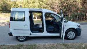 White Volkswagen Caddy 2017 in Vilnius, with an engine capacity of 2.00 L and mileage of 218 thousand km for 9400 €, photo 8 on AUTOMOTO.COM.LV