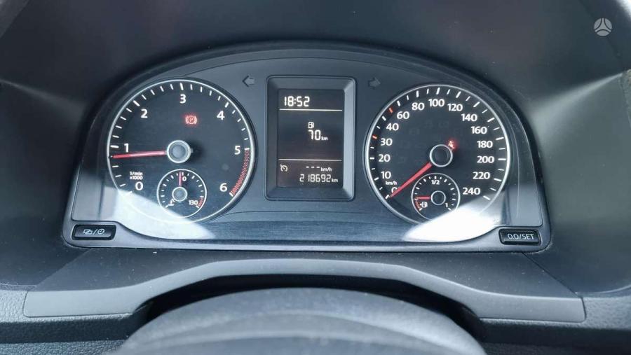 White Volkswagen Caddy 2017 in Vilnius, with an engine capacity of 2.00 L and mileage of 218 thousand km for 9400 €, photo 12 on AUTOMOTO.COM.LV