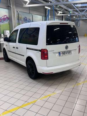 Balts Volkswagen Caddy 2017 Viļņa, ar dzinēja tilpumu 1.97 L un nobraukumu 320 tūkst. km par 11000 €, foto 9 vietnē AUTOMOTO.COM.LV