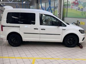 Balts Volkswagen Caddy 2017 Viļņa, ar dzinēja tilpumu 1.97 L un nobraukumu 320 tūkst. km par 11000 €, foto 11 vietnē AUTOMOTO.COM.LV