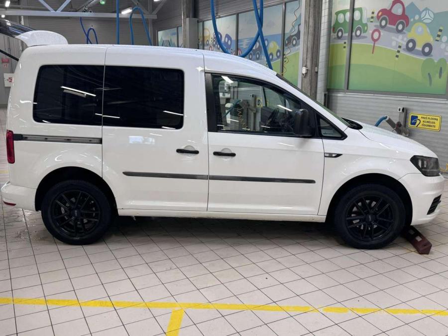 Balts Volkswagen Caddy 2017 Viļņa, ar dzinēja tilpumu 1.97 L un nobraukumu 320 tūkst. km par 11000 €, foto 11 vietnē AUTOMOTO.COM.LV