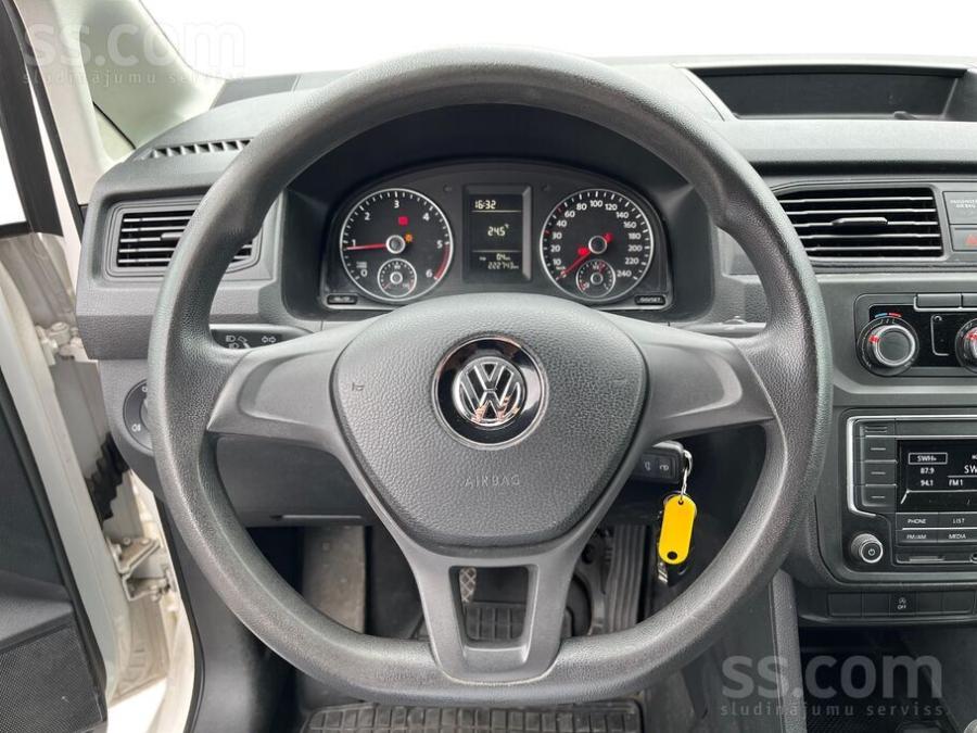 White Volkswagen Caddy 2017 in Riga, with an engine capacity of 2.00 L and mileage of 223 thousand km for 8490 €, photo 9 on AUTOMOTO.COM.LV