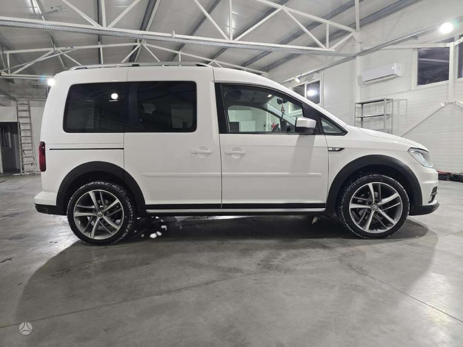 Balts Volkswagen Caddy 2018 Utena, ar dzinēja tilpumu 2.00 L un nobraukumu 214 tūkst. km par 12450 €, foto 5 vietnē AUTOMOTO.COM.LV