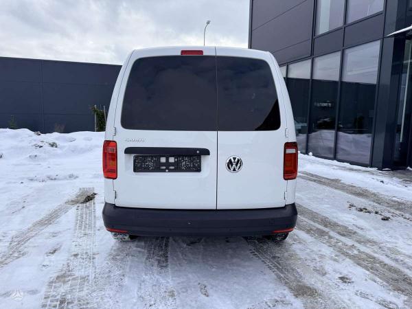 White Volkswagen Caddy 2018 in Kaunas, with an engine capacity of 1.97 L and mileage of 157 thousand km for 5350 €, photo 4 on AUTOMOTO.COM.LV