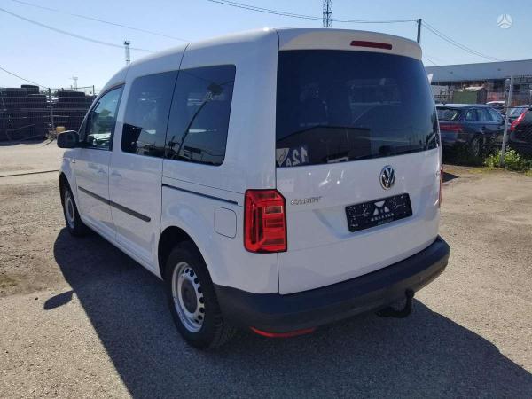 White Volkswagen Caddy 2018 in Kaunas, with an engine capacity of 1.97 L and mileage of 162 thousand km for 9550 €, photo 10 on AUTOMOTO.COM.LV