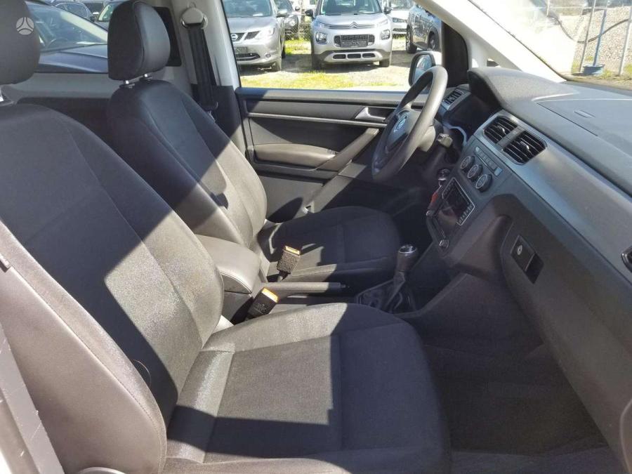 White Volkswagen Caddy 2018 in Kaunas, with an engine capacity of 1.97 L and mileage of 162 thousand km for 9550 €, photo 13 on AUTOMOTO.COM.LV