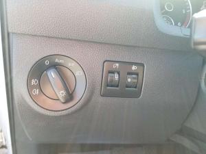 White Volkswagen Caddy 2018 in Kaunas, with an engine capacity of 1.97 L and mileage of 162 thousand km for 9550 €, photo 21 on AUTOMOTO.COM.LV