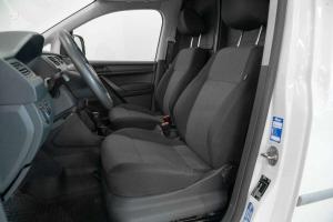 White Volkswagen Caddy 2018 in Vilnius, with an engine capacity of 2.00 L and mileage of 235 thousand km for 6600 €, photo 8 on AUTOMOTO.COM.LV