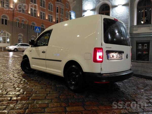 White Volkswagen Caddy 2018 in Riga, with an engine capacity of 2.00 L and mileage of 258 thousand km for 7200 €, photo 3 on AUTOMOTO.COM.LV