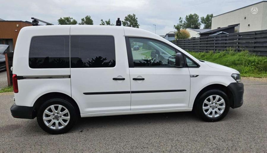 Balts Volkswagen Caddy 2018 Viļņa, ar dzinēja tilpumu 1.97 L un nobraukumu 217 tūkst. km par 8300 €, foto 4 vietnē AUTOMOTO.COM.LV