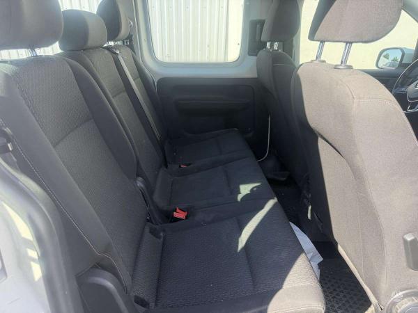 Balts Volkswagen Caddy 2018 Kauņa, ar dzinēja tilpumu 2.00 L un nobraukumu 621 tūkst. km par 4500 €, foto 6 vietnē AUTOMOTO.COM.LV