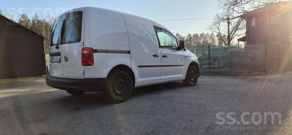 White Volkswagen Caddy 2018 in Riga, with an engine capacity of 2.00 L and mileage of 211 thousand km for 7900 €, photo 4 on AUTOMOTO.COM.LV