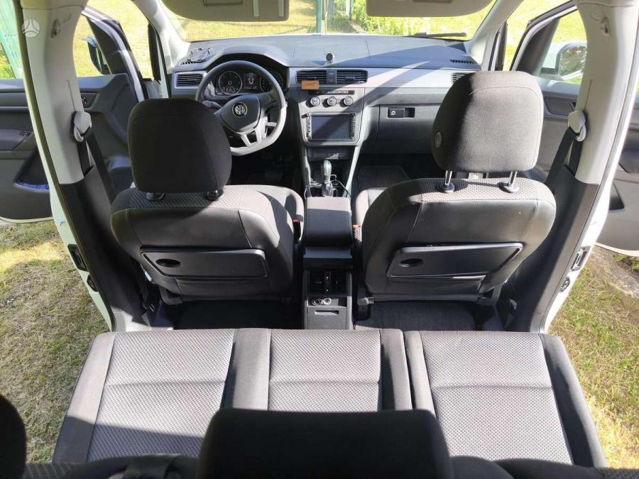White Volkswagen Caddy 2018 in Kaunas, with an engine capacity of 2.00 L and mileage of 129 thousand km for 15500 €, photo 10 on AUTOMOTO.COM.LV