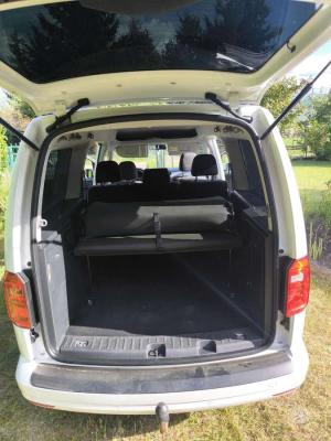White Volkswagen Caddy 2018 in Kaunas, with an engine capacity of 2.00 L and mileage of 129 thousand km for 15500 €, photo 12 on AUTOMOTO.COM.LV