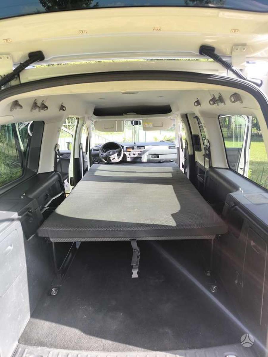White Volkswagen Caddy 2018 in Kaunas, with an engine capacity of 2.00 L and mileage of 129 thousand km for 15500 €, photo 13 on AUTOMOTO.COM.LV